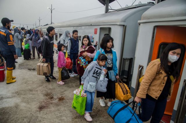 Arus balik lebaran 2023: Lebih dari 1,5 juta kendaraan kembali ke Jakarta dan sekitarnya - BBC ...