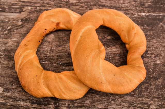 Arculata: Kisah roti yang selamat dari kehancuran Pompeii - BBC News ...