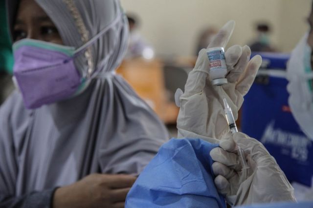 Vaksin: WHO serukan penangguhan vaksin booster di negara maju agar ...