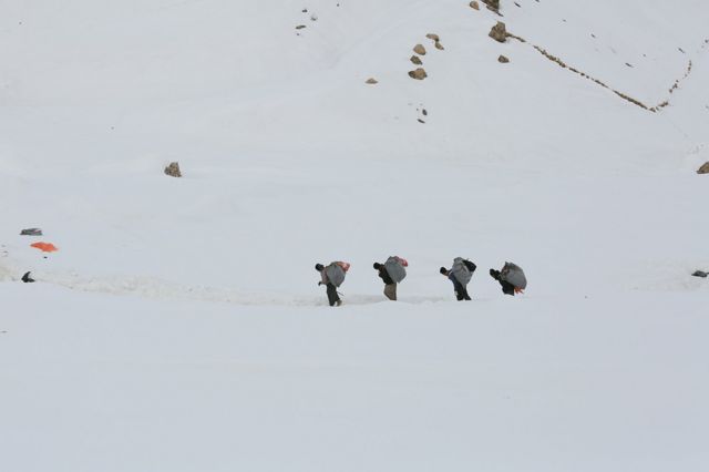 Iran, manjine i siromaštvo: Život kolbara u Iranskom Kurdistanu - nema ...