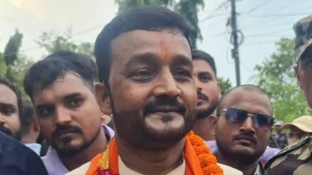 नेपाल राजनीति: दलीय 'प्रतिशोध'मा सङ्घदेखि प्रदेशसम्म मन्त्रीहरू हटाउने ...