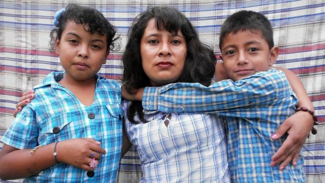 Fotokids, cámaras fotográficas para reinventar las vidas de los niños guatemaltecos - BBC News Mundo