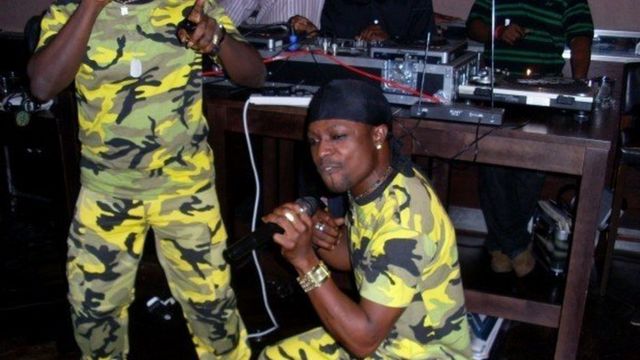 Danfo Driver: Mad Melon' ọ̀kan lára àwọn akọrin Danfo Driver - BBC News ...