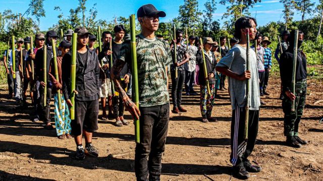 Myanmar: Setahun kudeta militer, masyarakat sipil kini angkat senjata ...