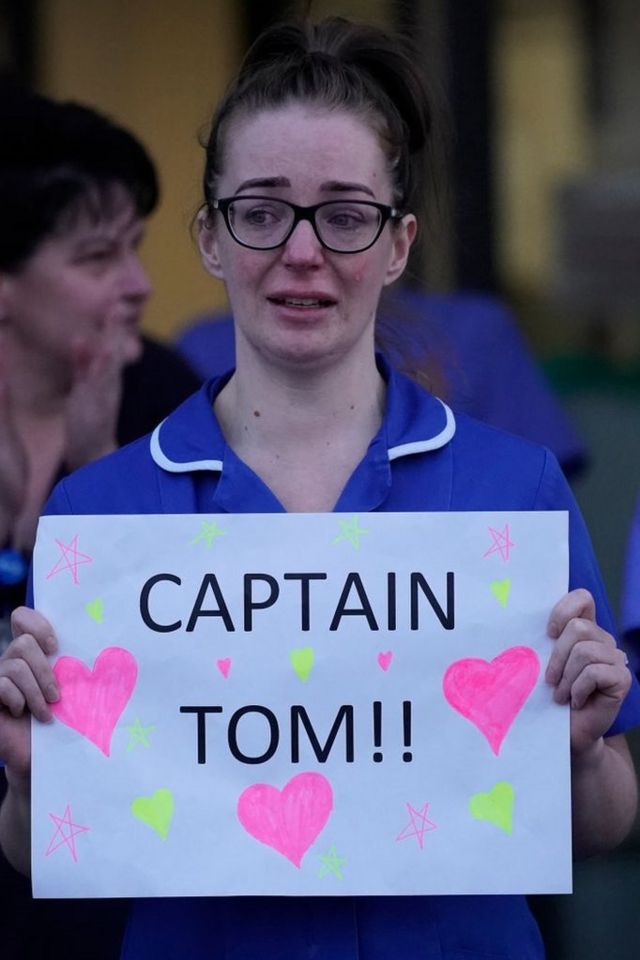 Kapten Sir Tom Moore, veteran 'inspirasi nasional' yang galang dana ...