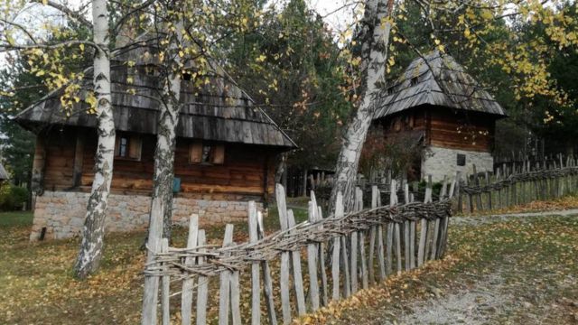 Selo, mladi i Srbija: Kako do kuće uz pomoć države - BBC News na srpskom