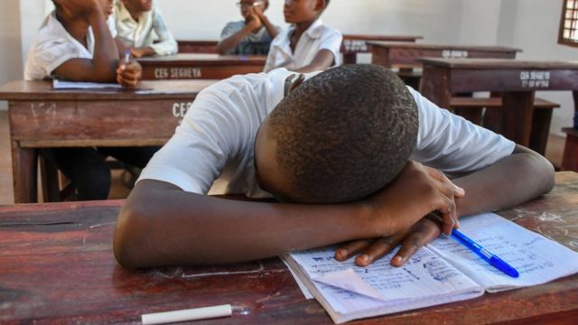 Child Bullying: Ụzọ ise ị ga-esi chọpụta mmekpa ahụ nwa gị na-agabiga n ...