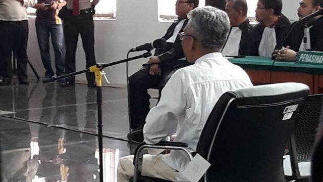 Buni Yani dihukum penjara 1,5 tahun tapi masih bebas - BBC News Indonesia