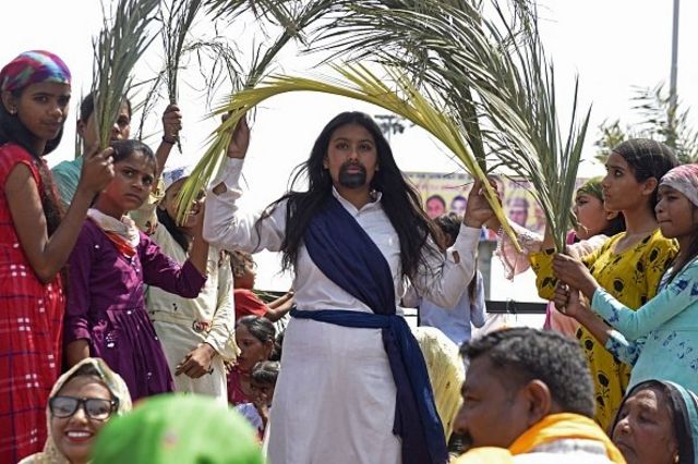 Palm Sunday: Kiristoci na bikin tunawa da shigar Yesu birnin Ƙudus ...