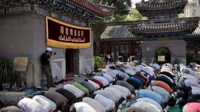 Umat Muslim Cina merayakan Idul Fitri di Beijing - BBC News Indonesia