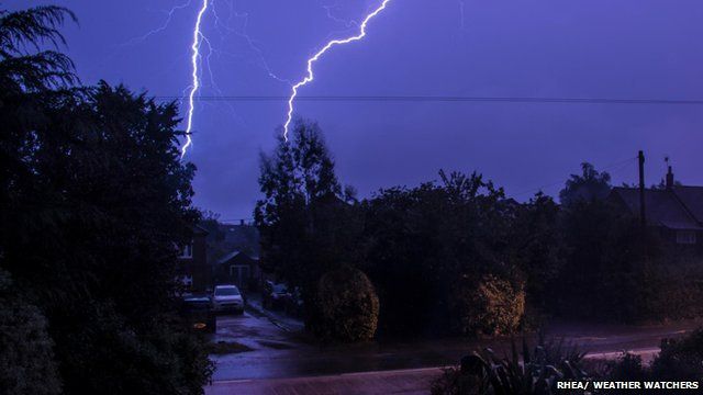 Gallery: Thunder and lightning - BBC Weather