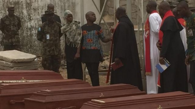 Ní Kaduna, wọ́n ti sin ọmọógun11 tí àwọn ọ́lọ́ṣà pa - BBC News Yorùbá
