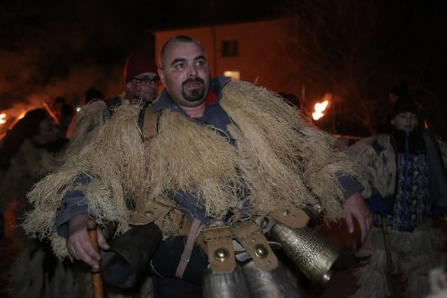 Bugarska i običaji: Surva - živa tradicija paganskih korena - BBC News ...
