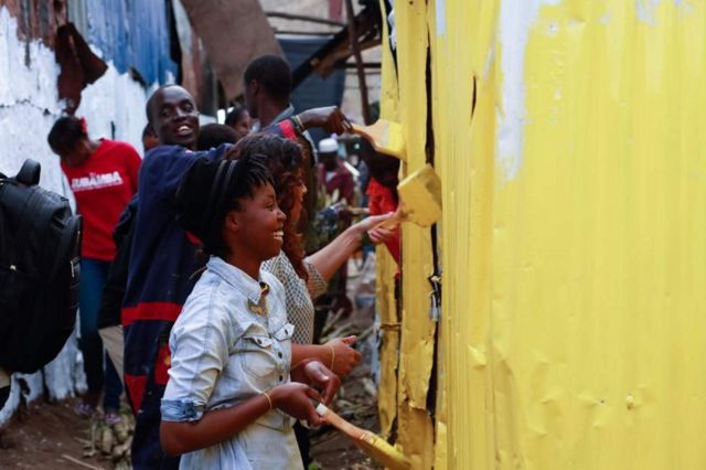 Wakristo na Waislamu waonyesha umoja Kibera Kenya - BBC News Swahili