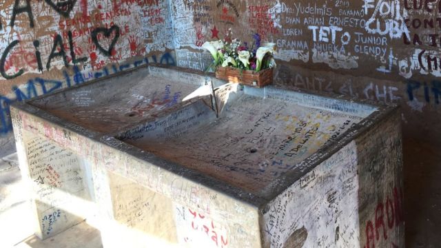 "Pasen a ver a los chanchos muertos": así fue el velorio de Ernesto ...