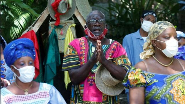 Covid-19: Pemimpin Voodoo Haiti ramu 'obat rahasia' untuk virus corona ...
