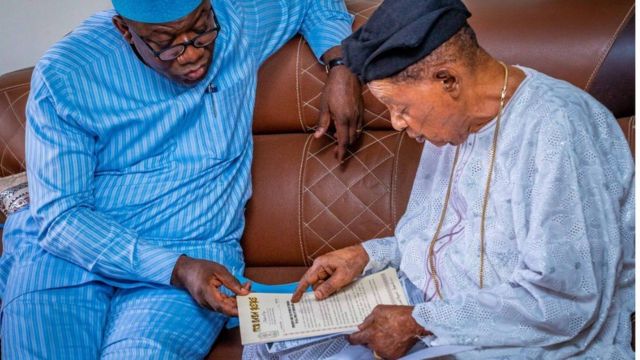 Alaafin: Ọ̀sán ọjọ́ Àìkú ní Ọba Adeyemi gbalejo Kayode Fayemi - BBC ...