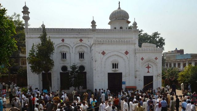 آل سینٹس چرچ: پشاور کے گنبد اور میناروں والے چرچ کو ’شہدا کے چرچ‘ کا ...