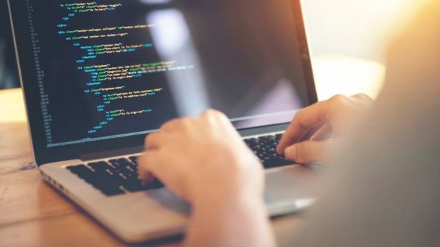 Cómo funciona GitHub, la plataforma de programadores más grande del ...