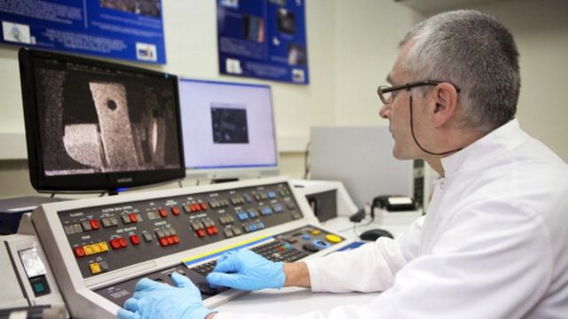 Bagaimana kecerdasan buatan bisa membantu melawan kejahatan - BBC News Indonesia