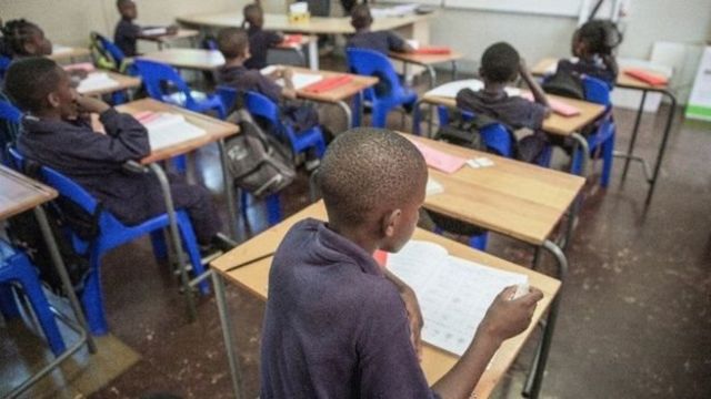 Pourquoi être "mauvais" en maths est un mythe? - BBC News Afrique