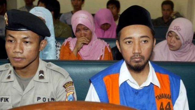 Ratusan pengungsi eks-Syiah kembali ke Sampang setelah dibaiat menjadi ...