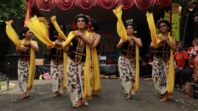 'Kucumbu Tubuh Indahku' dan Piala Citra: Rianto bawa tari lengger ...