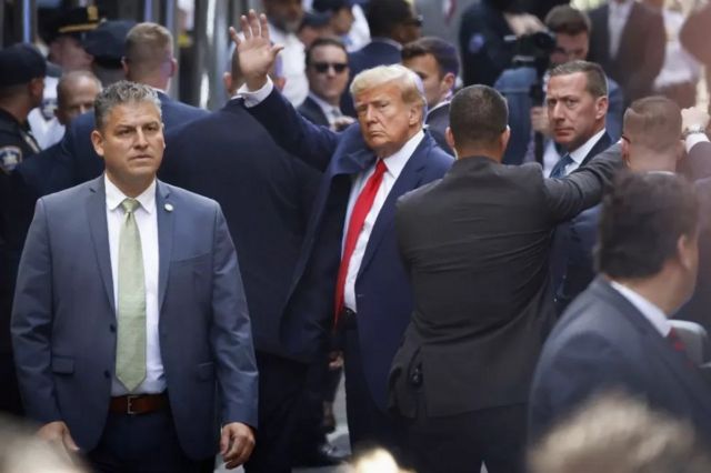 Trump dituduh palsukan catatan untuk sembunyikan kejahatan lain - BBC ...