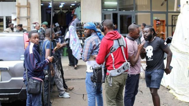 Filimka 'Ayaanle' iyo jilista ' burcad badeedda' iyo 'Shabaab' - BBC ...