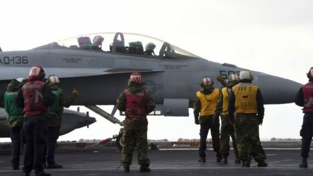 Ndege ya kijeshi ya Marekani yachora sehemu nyeti angani - BBC News Swahili