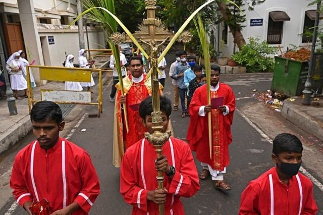 Palm Sunday: Kiristoci na bikin tunawa da shigar Yesu birnin Ƙudus ...