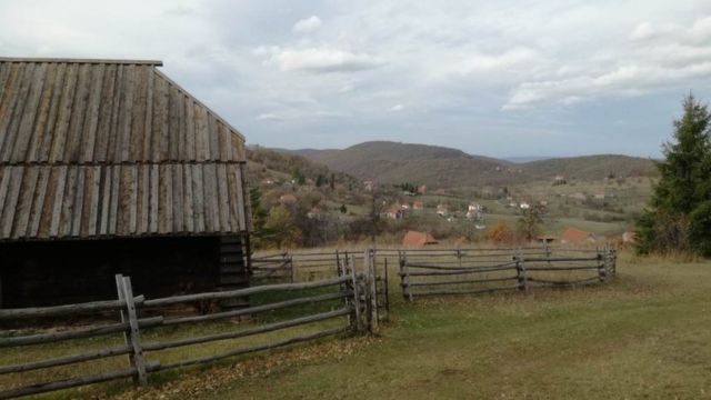 Selo, mladi i Srbija: Kako do kuće uz pomoć države - BBC News na srpskom