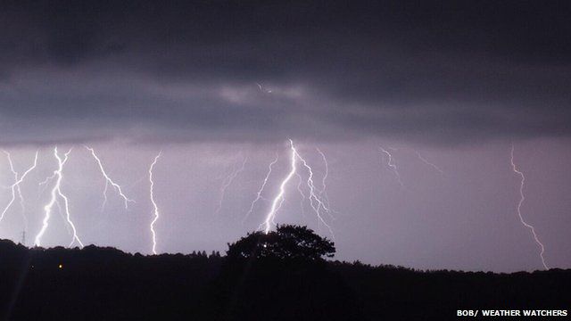 Gallery: Thunder and lightning - BBC Weather