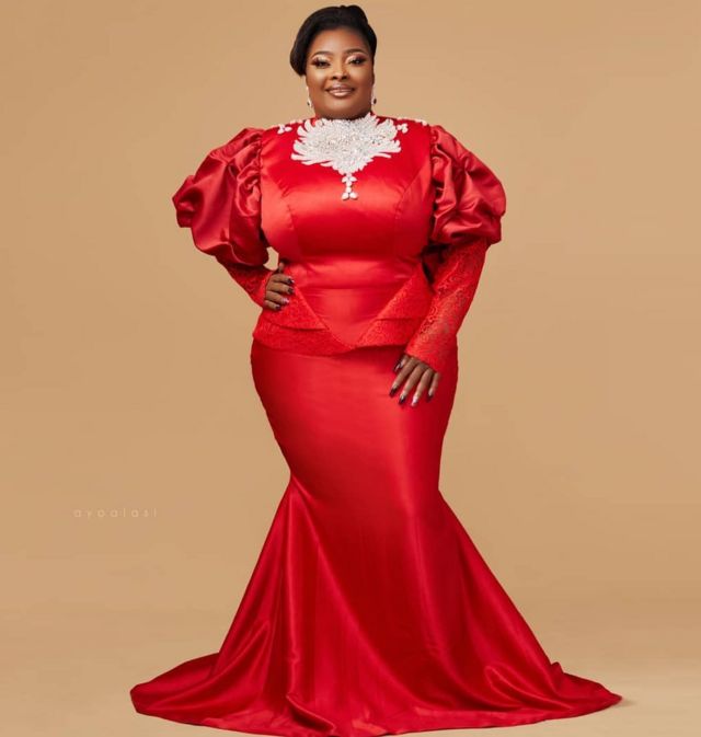 Ronke Odusanya: Àwọn olólùfẹ́ Ronke Odusanya Ìdídowó ti ń fọnmú lórí ...