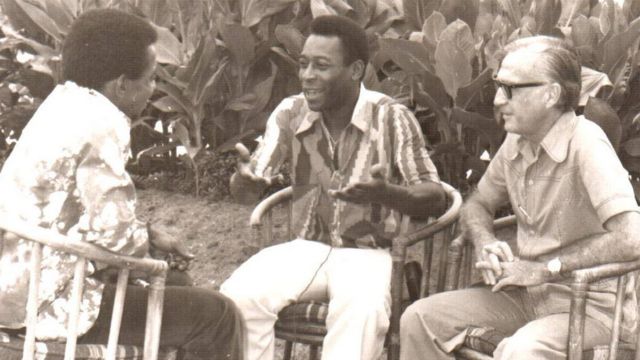 Kí láwọn ohùn àmúyẹ tí kọmẹńtátọ̀ tó dáńtọ́ gbọ́dọ̀ ní? - BBC News Yorùbá