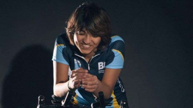 पुण्याची वेदांगी करणार सायकलवरून जगप्रदक्षिणा - BBC News मराठी