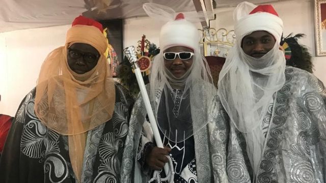 Hotuna: Yadda sarkin Hausawan Turai ya nada hakimansa - BBC News Hausa