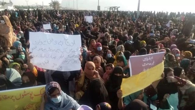 पाकिस्तान में चीनी नागरिकों पर कौन और क्यों कर रहा है हमले? - BBC News ...