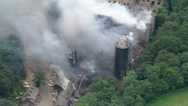 Bosley mill explosion: HSE finds 'dust issues' at blast site - BBC News