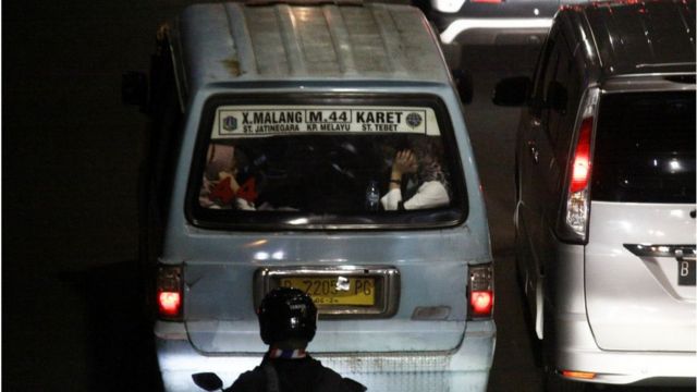 Ribuan perempuan dilecehkan di transportasi umum, 'saya harus selalu waspada setiap naik kereta ...