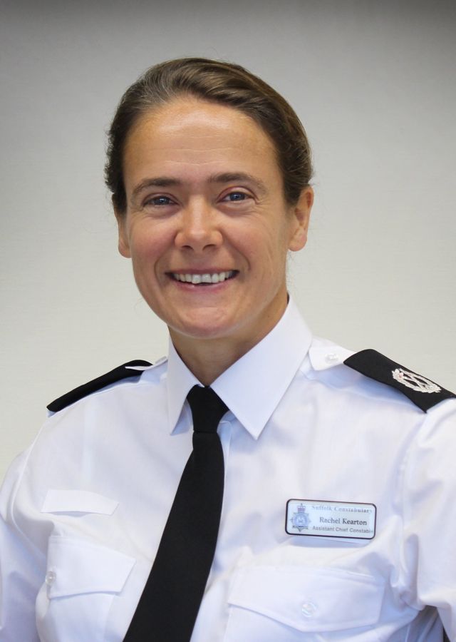 Por que os ataques com ácido estão aumentando no Reino Unido? - BBC ...