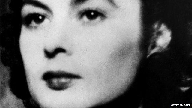 Violette Szabo's WW2 George Cross sold for £260k - BBC News