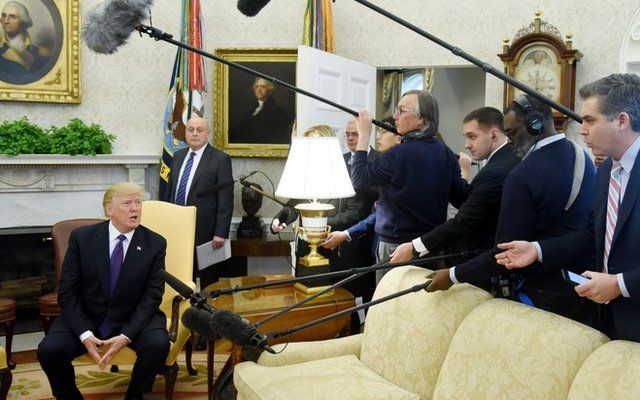 Los Polémicos Premios A Las Noticias Falsas Otorgados Por Donald