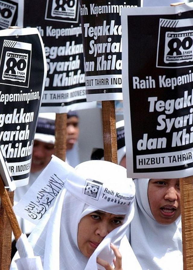Selain di Indonesia, mengapa puluhan negara larang Hizbut Tahrir? - BBC ...