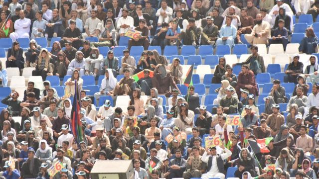 عکس: پنجمین دور مسابقات 'اشپگیزه' کریکت در کابل - BBC News فارسی