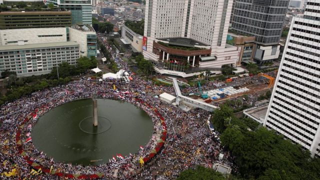 Tujuh juta atau 500.000? Ketika media sosial berdebat soal jumlah ...