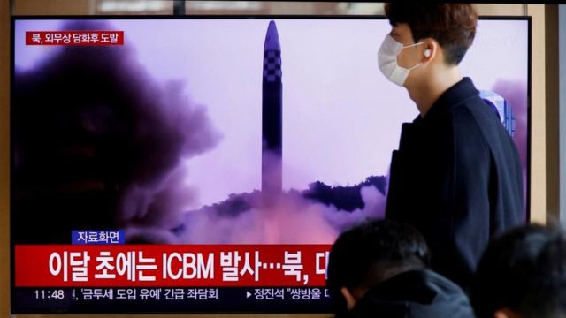北朝鮮が大陸間弾道ミサイル発射、日本EEZ内に落下 米全土が射程内の可能性 - BBCニュース