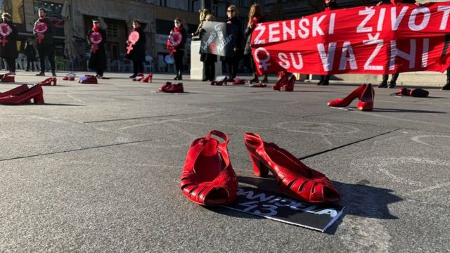 Srbija i nasilje nad ženama: Od početka 2020. ubijene 22 žene - BBC ...