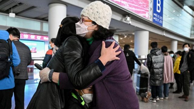 China: China reopen border to tourists afta three years, lift some ...