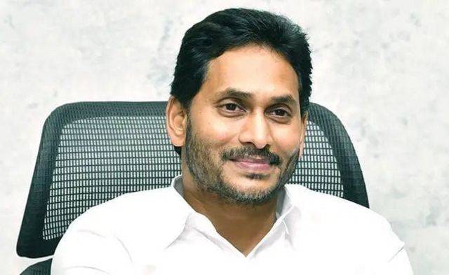 'విశాఖపట్నం వచ్చేస్తున్నా' అని సీఎం జగన్ ఎన్నిసార్లు చెప్పారు... ఎందుకు ...